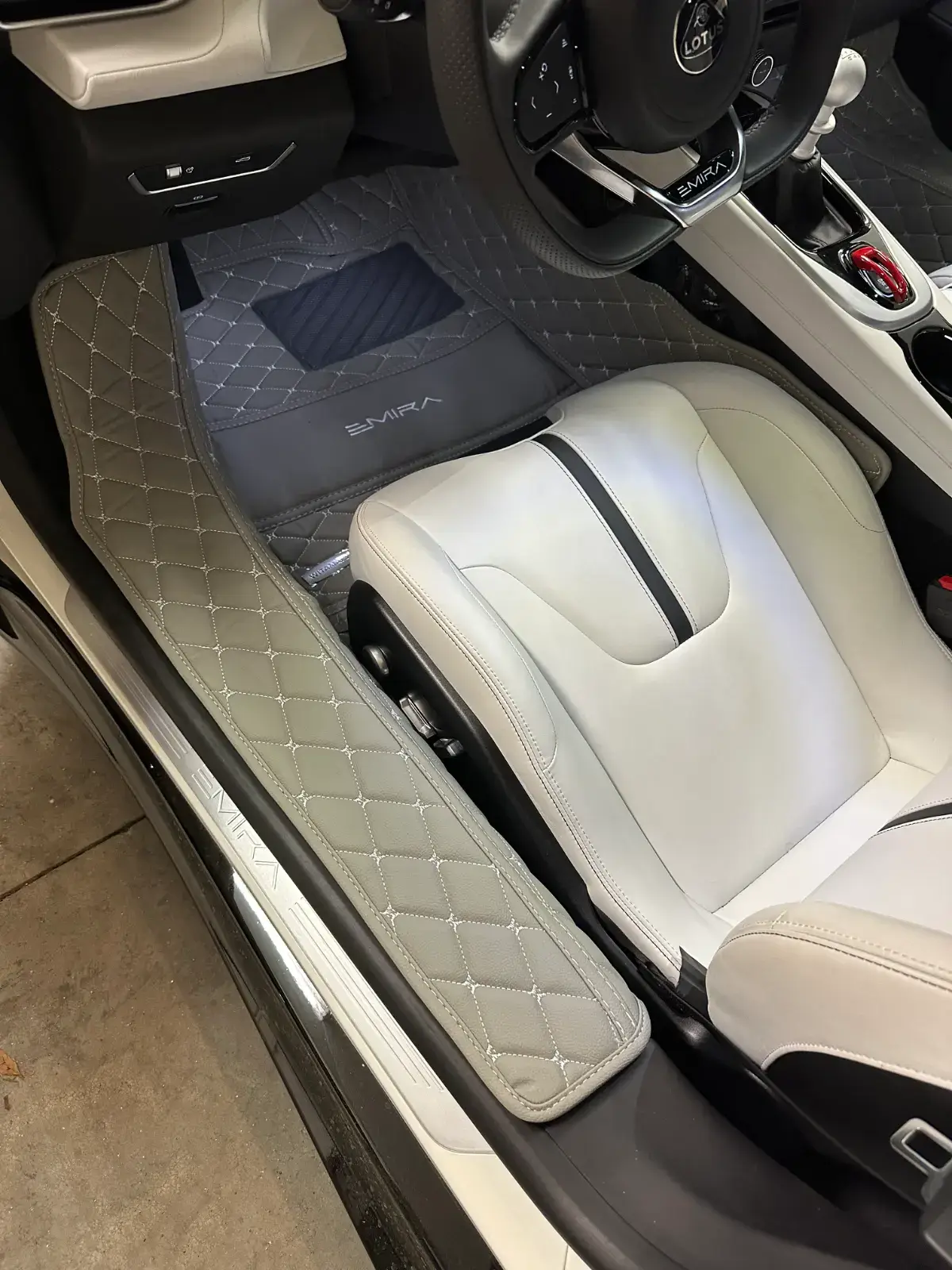 Lotus Emira (By EmiraHHI) Floor Mats - Witamats